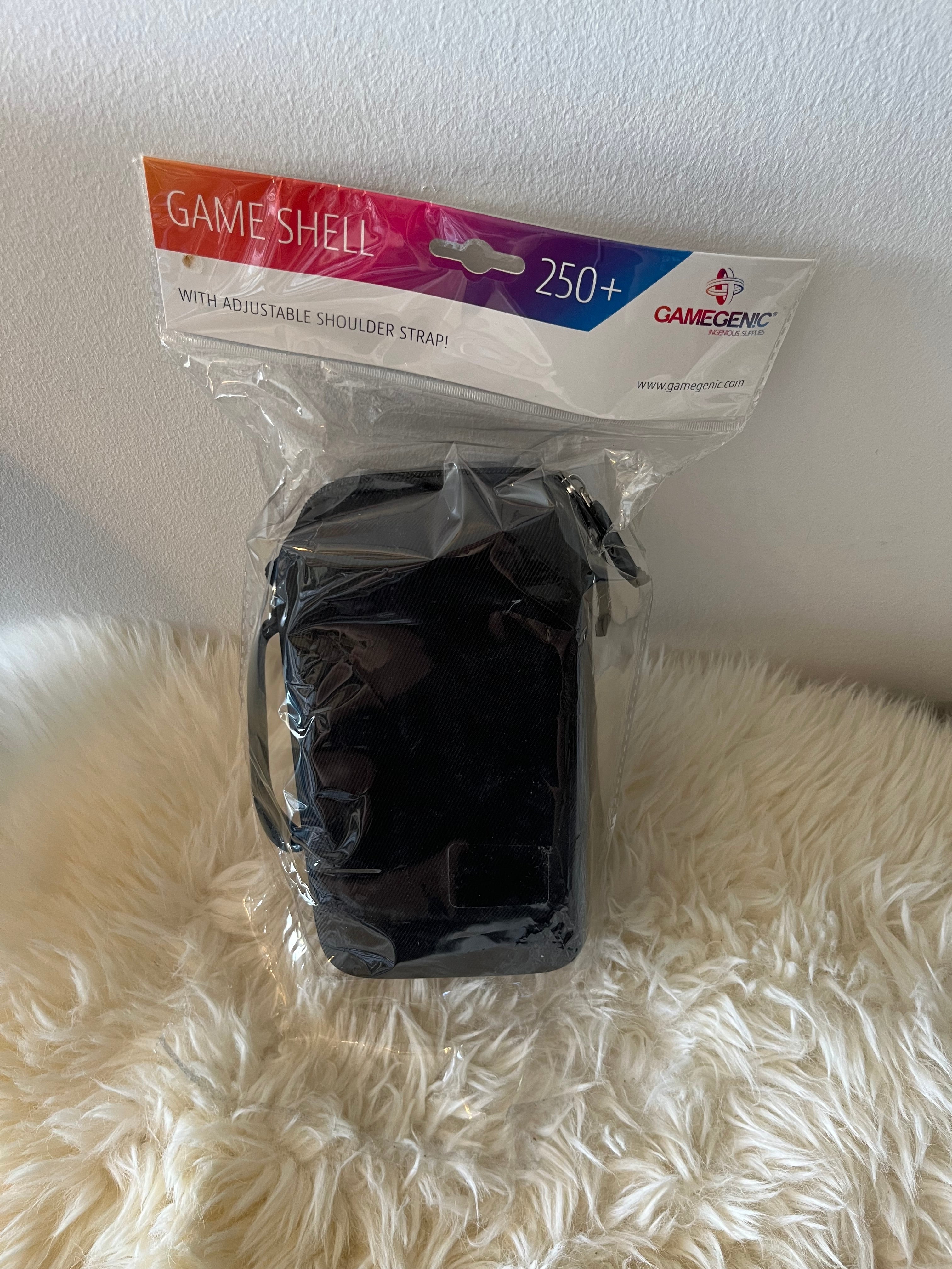 Gameshell 250+ sort – MtgwebshopDK